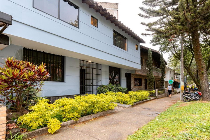 L3 9br Laureles House Rooftop 2 Jacuzzis Ac - Medellín, Colombia