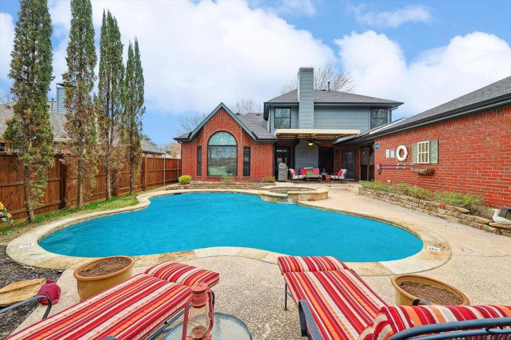 Dfw Getaway - 4 Bedrooms Pool Oasis Media Room - Grapevine, TX