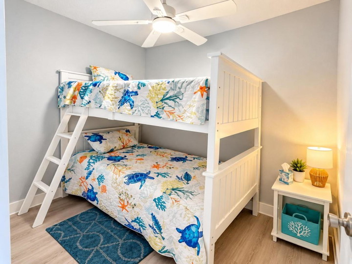 Turtle Cove Home 1 Block From The Beach - Cocoa Beach, FL