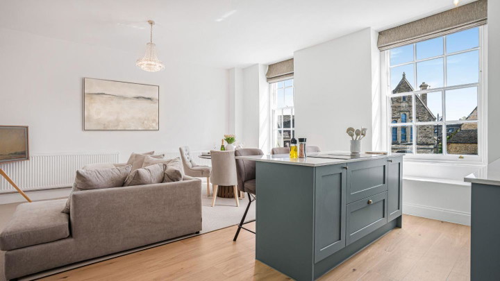 The Tetbury Suite By Must Stay Again - 2-bed, 2-bath, Parking, Central - Nailsworth