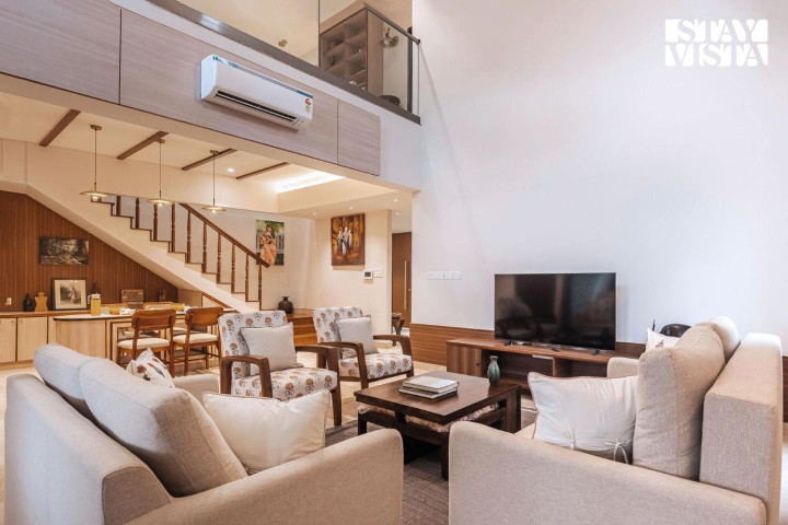 Stayvista's Artful Escape - 3bhk Villa With Lawn - Alibag