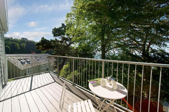 Tree Top - Perfect Apartment For Relaxing Getaway, Balcony, Parking - Lynton