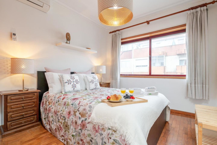 Host Wise - Rustic Bright Flat - City Centre - Porto