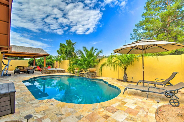 Snowbirds! Group Getaway W/ Hot Tub In Scottsdale - Scottsdale, AZ