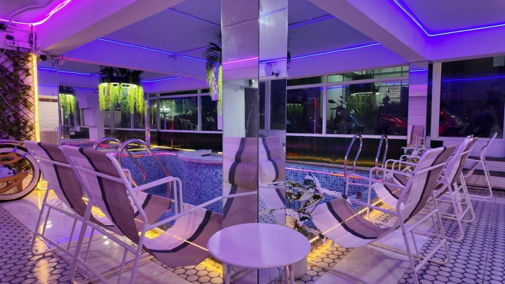 Stasis Capsule Hotel - Karon Beach