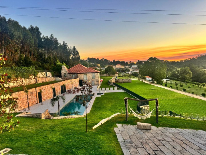 Caza De Cima De Villa - Paredes