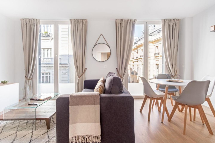 Cozy 1-bed Apartment In Alonso Martínez - Madryt