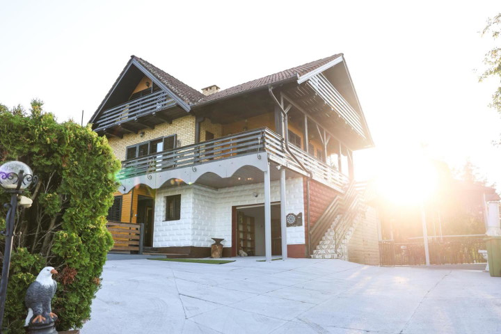Villa Ferra - Virovitica