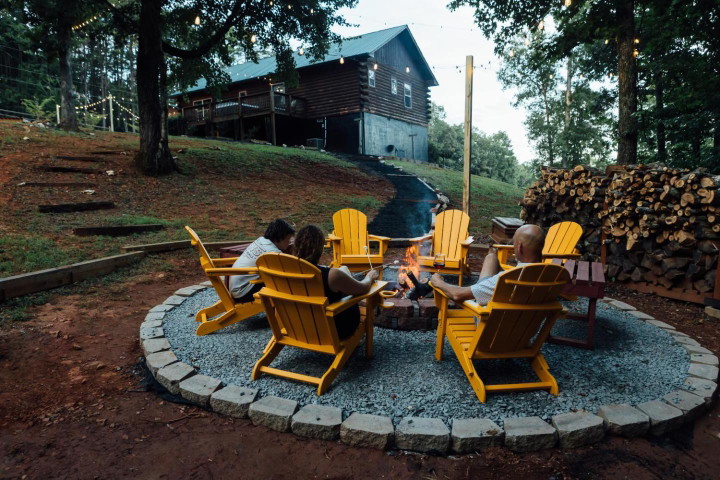 Luxe Lodge Escape - Hot Tub-outdoor Movies-game Room-fire Pit - Dahlonega, GA
