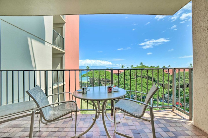 Cute Beachfront Condo W/ Lanai & Resort Pools - Maui, HI