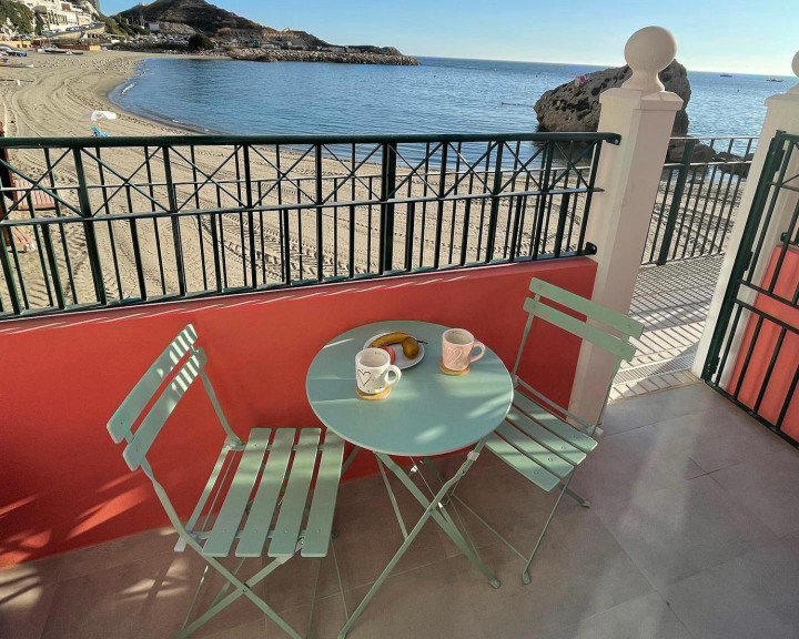 Luxury Catalan Bay Beach House - Sea + Rock Views - Gibraltar