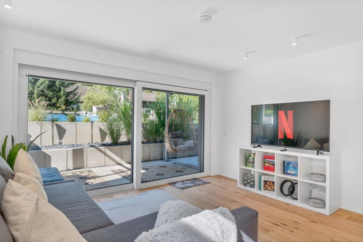 Design Suite Mit Terrasse Und Parkplatz In Böblingen - Stuttgart