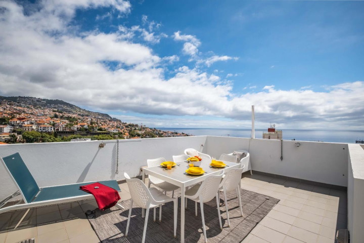 Rooftop Funchal - By Wehost - Funchal