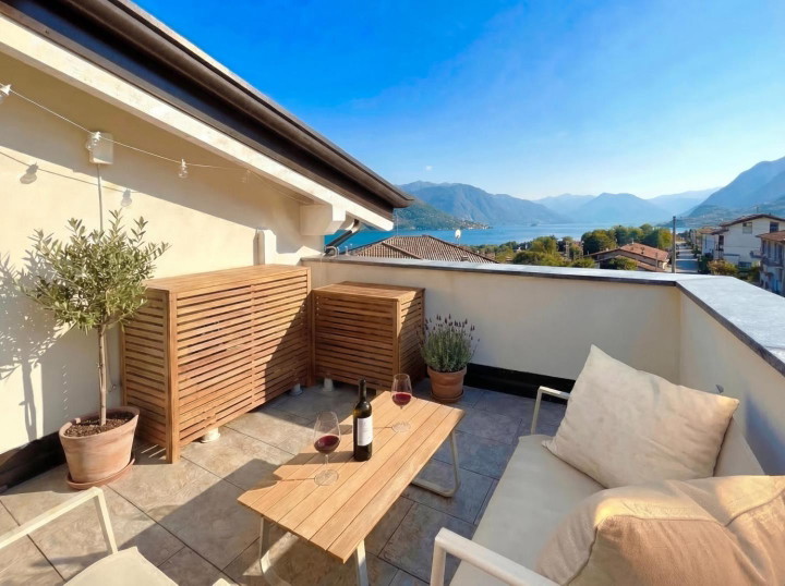 Penthouse Iseo Lake View - Free Wi-fi And Private Parking Included - Iseo