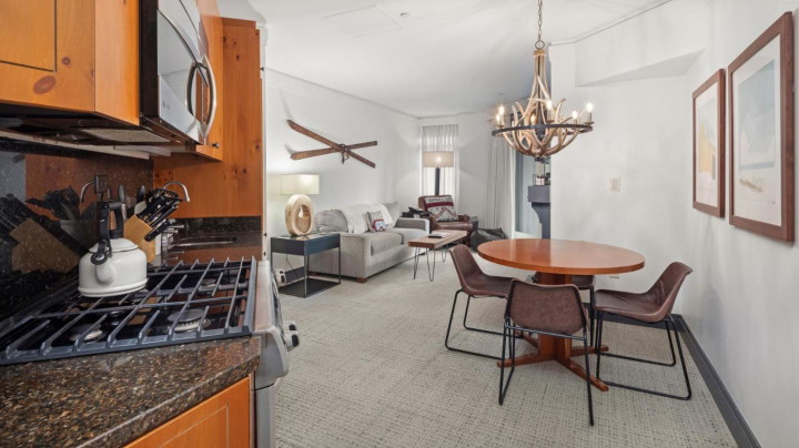 1302 Lodge At Spruce Peak Ski In Ski Out Two Bedroom By Stowe Mountain Rentals - Stowe, VT