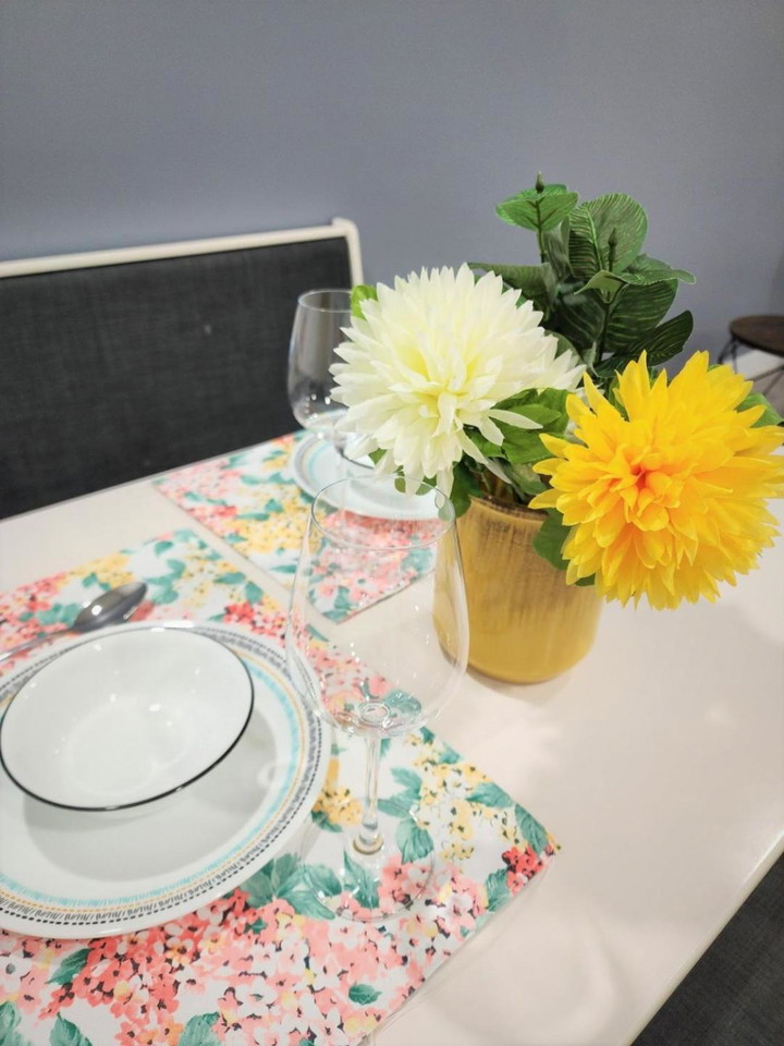 Gorgeous Two Bedroom Suite In A Quiet, Picturesque Neighborhood! - Vancouver