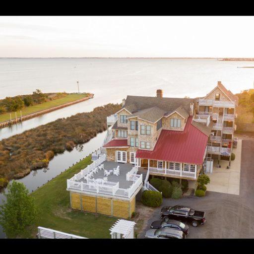 The Burrus House Inn Waterfront Suites - Nags Head, NC