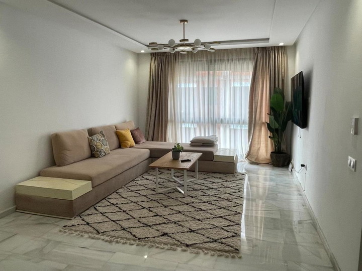 Private Room,living Room, Piscine & Parking En Cohabitation Avec Le Hôte Seulement - Bouskoura