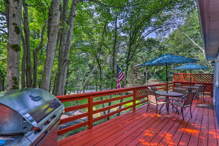 Fire Pit & Community Perks: Blakeslee Cottage! - Pocono Mountains, PA