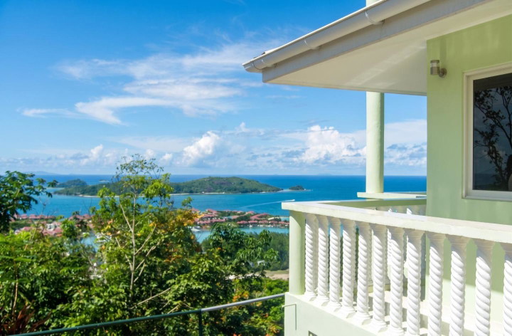 Elegant Villa With Sea View In Victoria - Seychelles