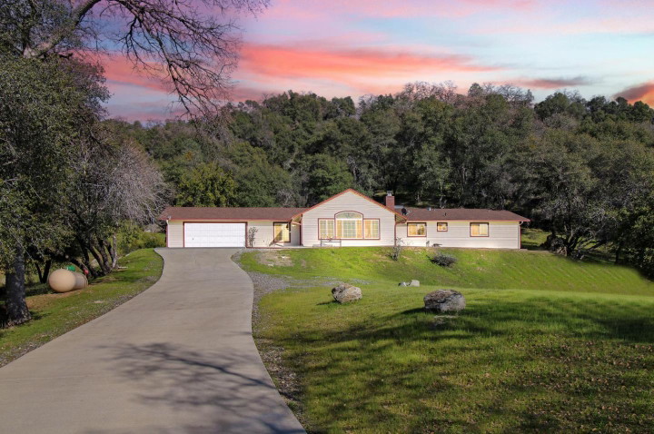 Villa Near Yosemite & Bass Lake W/hot Tub/evcharge - Oakhurst, CA