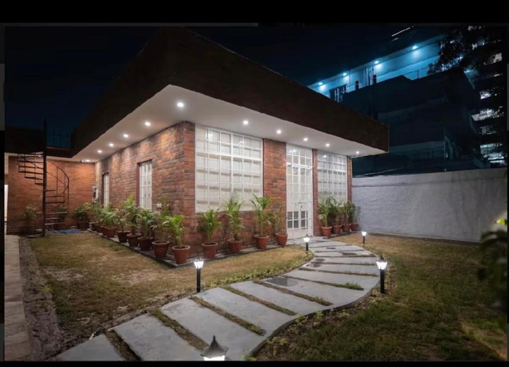 The Carmine House-private 4 Bhk Luxury Retreat In Sector 132, Noida - Faridabad