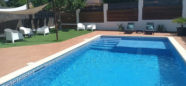 Morera Blanca Piscina, Barbacoa, Chill-out - Manresa