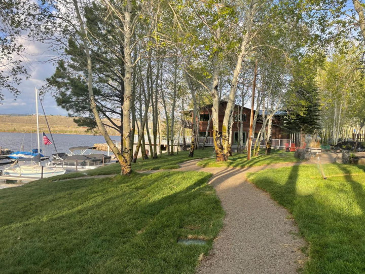 Lakeside Lodge Resort And Marina - Wyoming (State)
