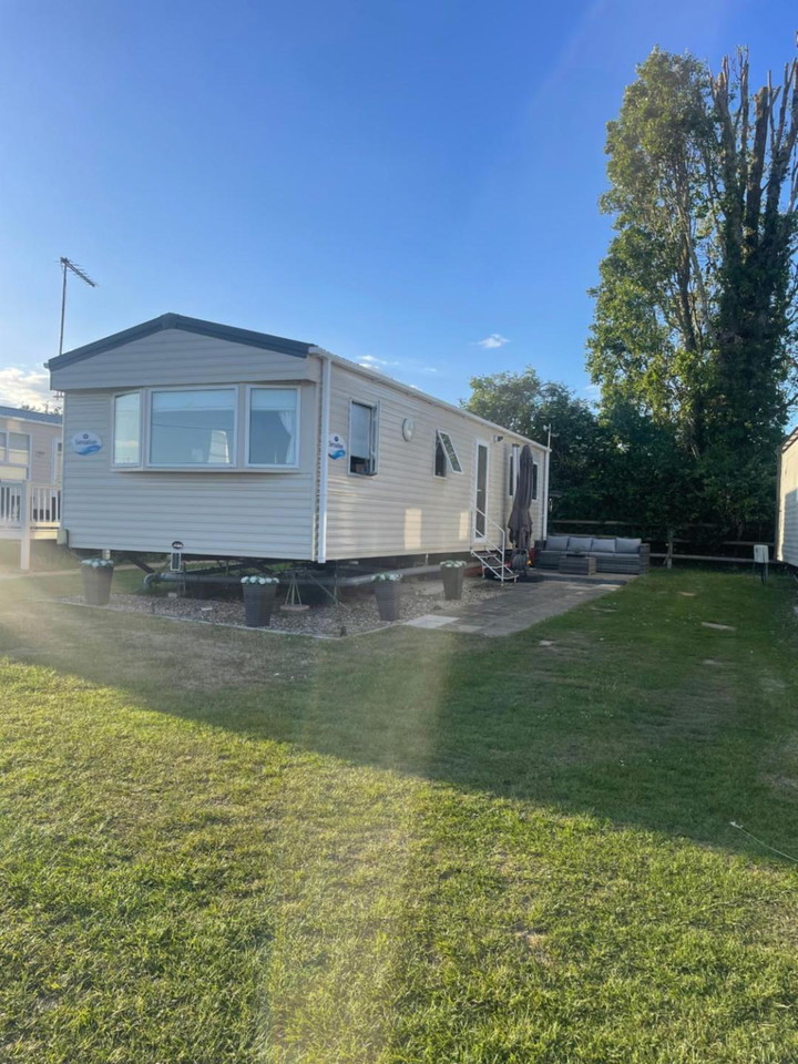 Cest La Vie By The Sea - Mersea Island