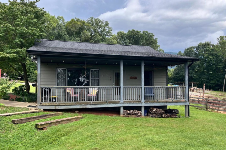 5 Mi To Downtown Morganton: Cabin On Horse Farm - Morganton, NC