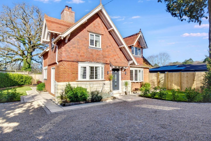 Victorian Gatehouse, Sleeps 11, Garden & Parking - Bournemouth
