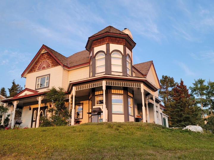 Bluejay Suites B&b - Whitehorse