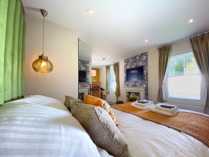 Hambrook House Canterbury - New Luxury Guest House With Espa Spa Complex - Canterbury