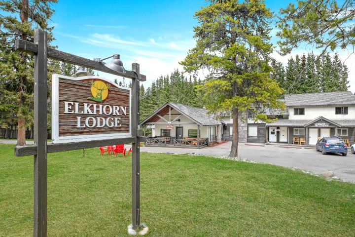 Elkhorn Lodge Vacation Rentals - Banff