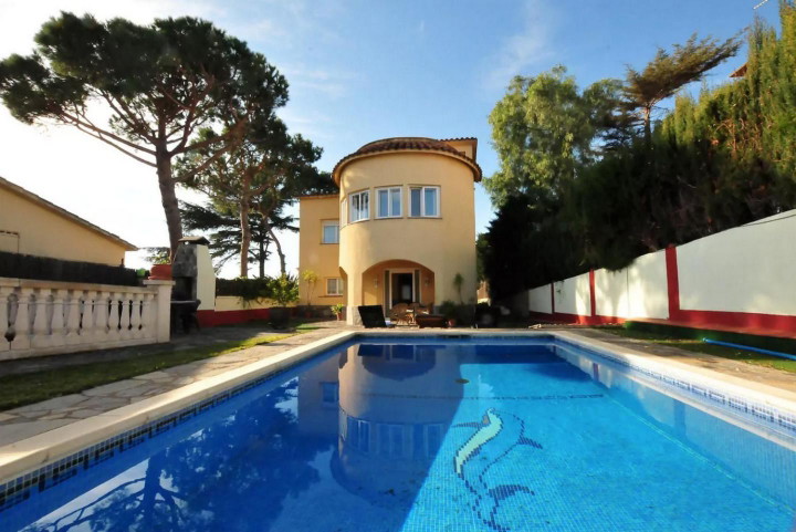 House With Pool And Sea Views - Badalona