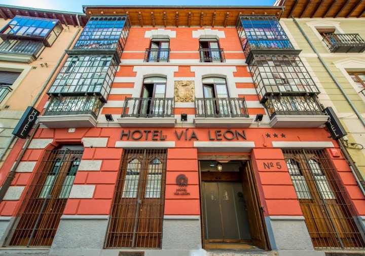 Alda Vía León - León