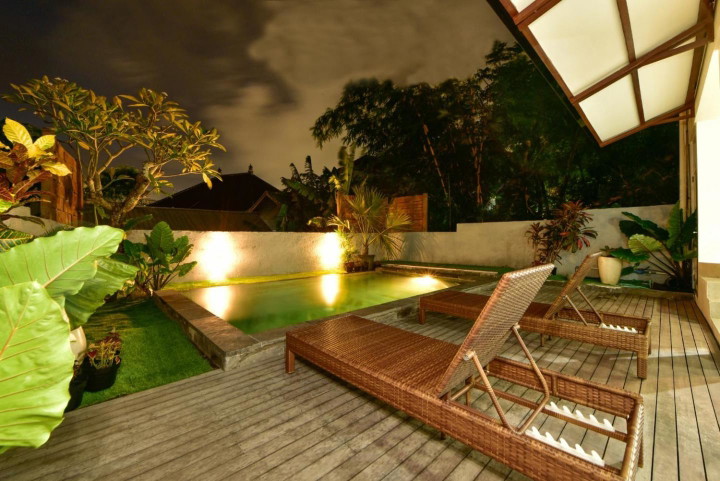 The Lumbung Wood Villa - Kuta