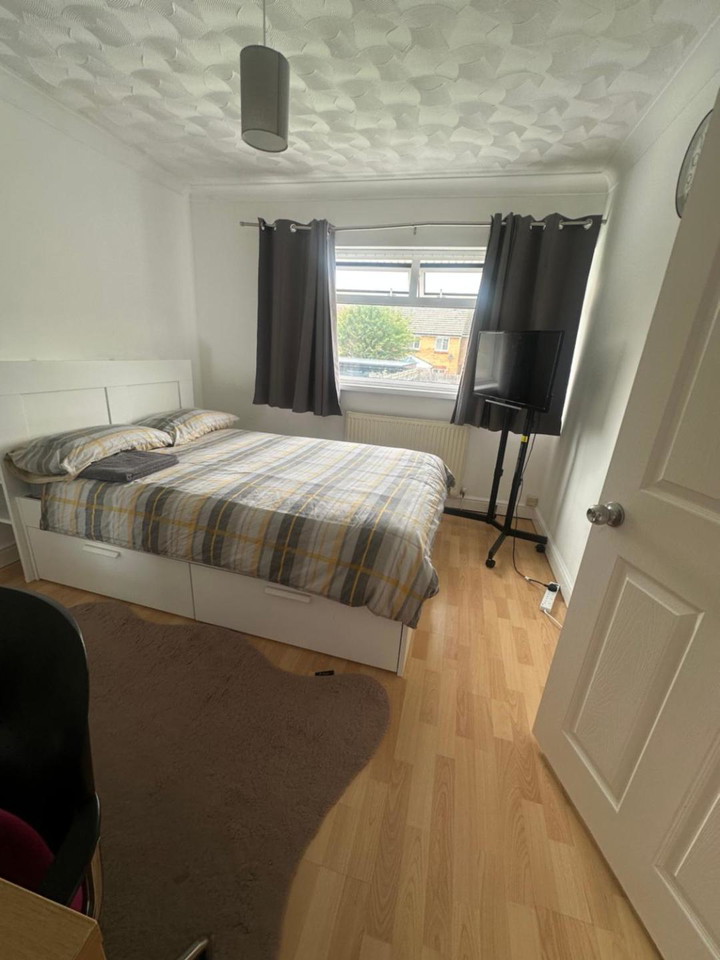 Double Room In A 3-bed House - West Wittering