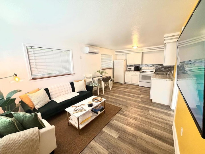 1 Bdrm Beach Across St, Port 8 Mi, Ron Jons 4 Mi - Cocoa Beach, FL