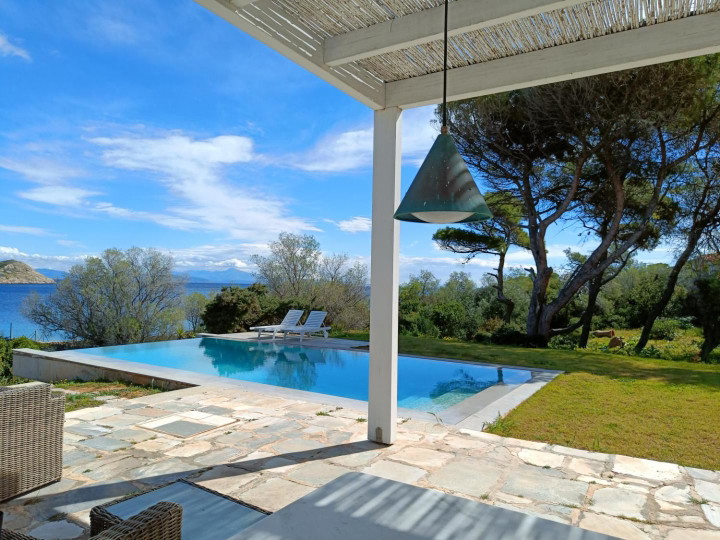 Summer Villa In Porto Rafti - Milos