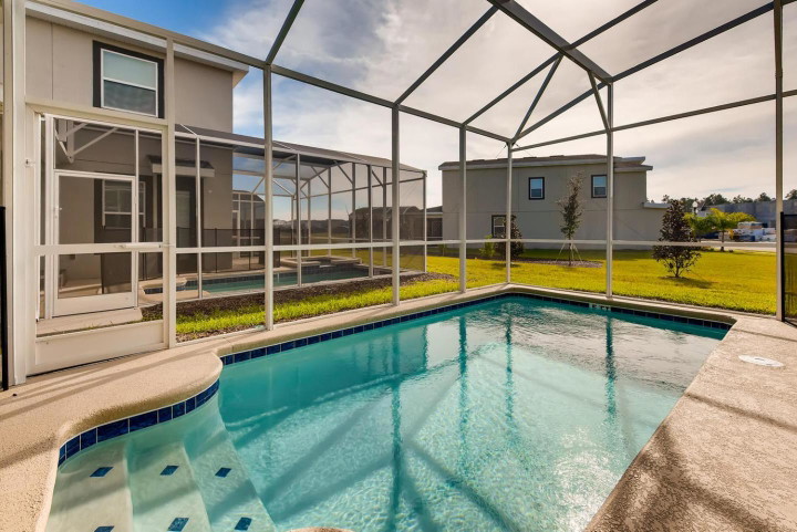 8992 Cc - Exquisite 5 Bed Single Family - Davenport, FL