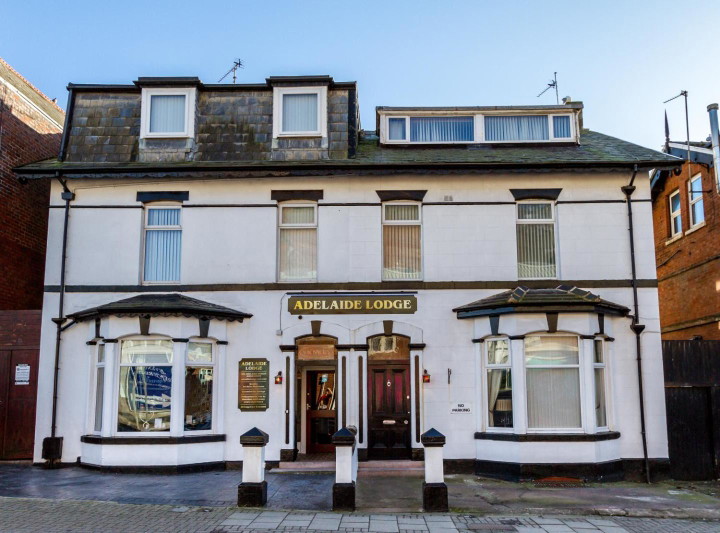 Adelaide Lodge - Town Centre - Opposite Winter Gardens - Blackpool