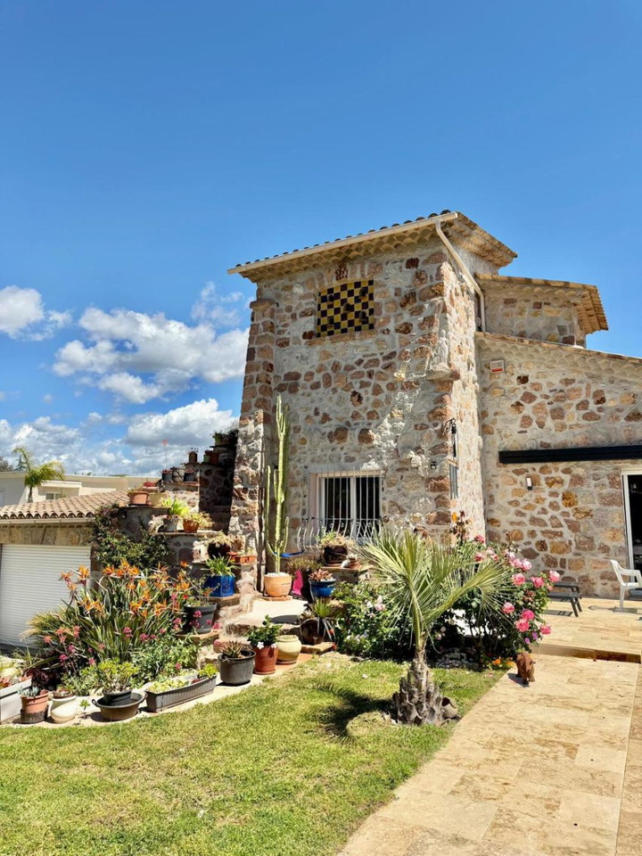 Chambre D Hote Independante Dans Pigeonnier - Alpes-Maritimes