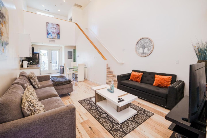 Stylish Koreatown 1br Loft With Free Parking Near Metro - ハリウッド, CA