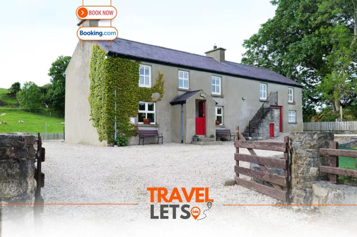 5 Bedroom Farmhouse By Travel Lets Holiday Rentals Donegal - Ireland