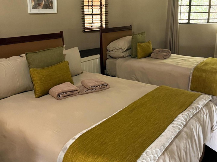 Mokolodi Nature Reserve Elephant Rock Chalets - Botswana