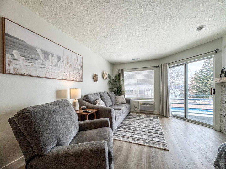 Inn Building Condo 209, Beautifully Updated, View - Garden City, UT