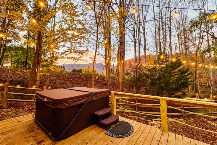 Hot Tub & Stone Fire Pit: Smoky Mountain Oasis! - Sylva, NC