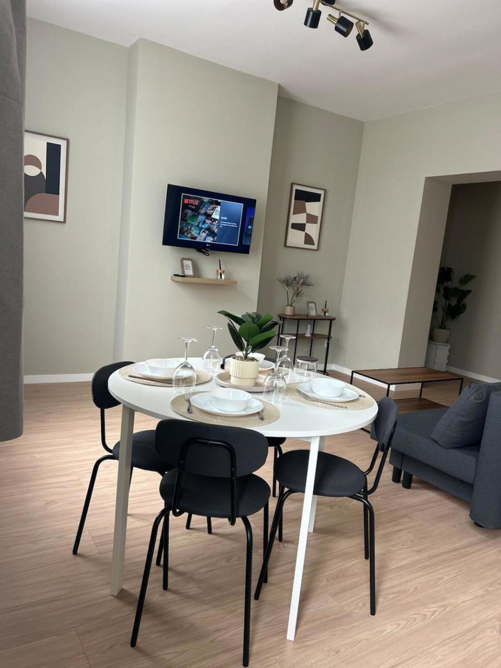 Elegant Renovated Apartment 2 Bedrooms Close To Transport - Dilbeek