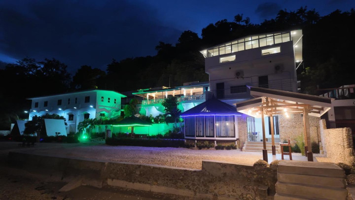 Beachfront Hostel - Oslob